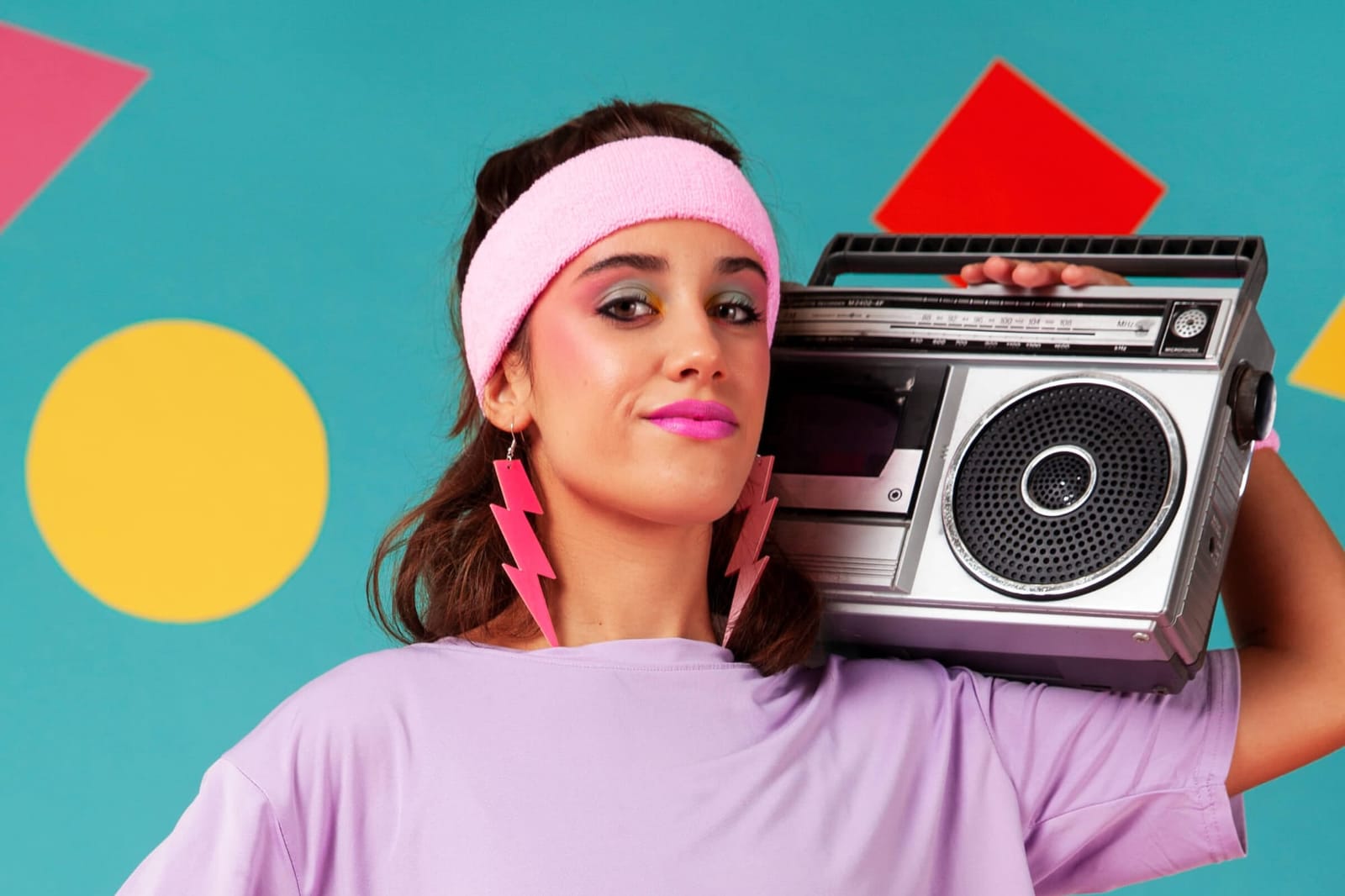 What Makes a Song Go Viral: Tips & Trends for TikTok